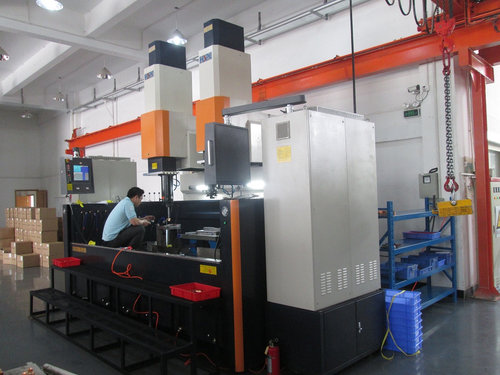 Welson Mold - Double head EDM Machining 1 - WELSON MOLD